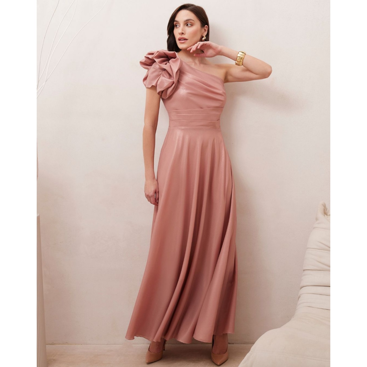 Rozkloszowana sukienka wieczorowa z połyskiem Carmen